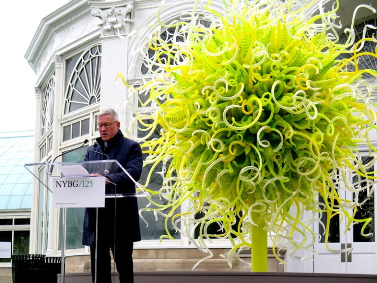 New York Botanical Garden’s ‘Chihuly’ Exhibition Illuminates Brilliant ...
