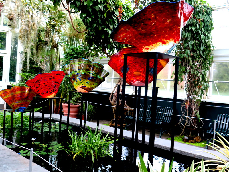 New York Botanical Garden’s ‘Chihuly’ Exhibition Illuminates Brilliant ...